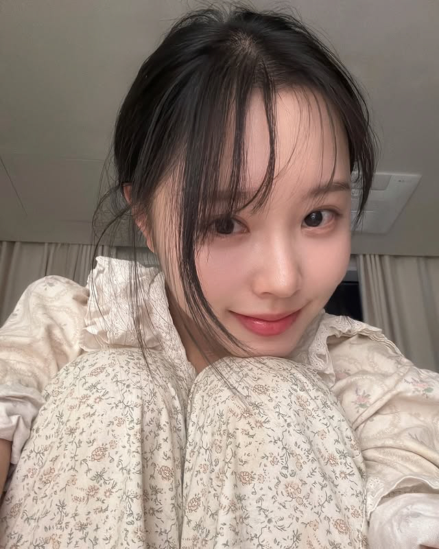 I want to see Lee Sol fighting cancer and her grandchildren for her eye ...