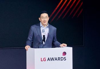 LG Group Chairman Koo pushes 'customer-first' philosophy at company ...