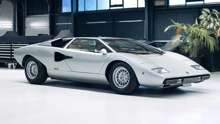 These 10 Sports Cars Define The Genre