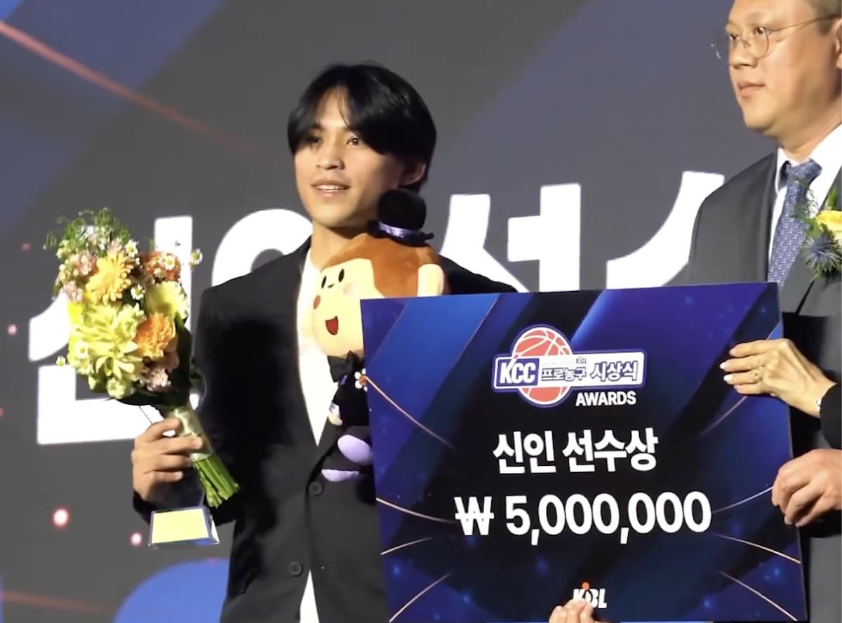 JD Cagulangan wins KBL Rookie of Year award