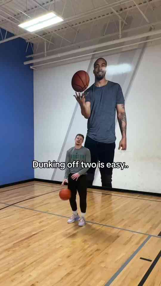 Why Is One-Leg Dunking So Hard?! Someone Tell Me 😩