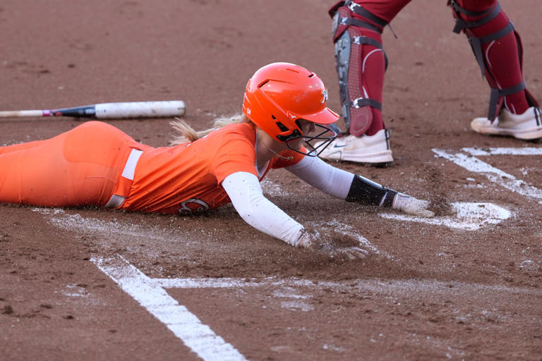 Oklahoma State softball overwhelmed by 'here it goes again' moment in ...