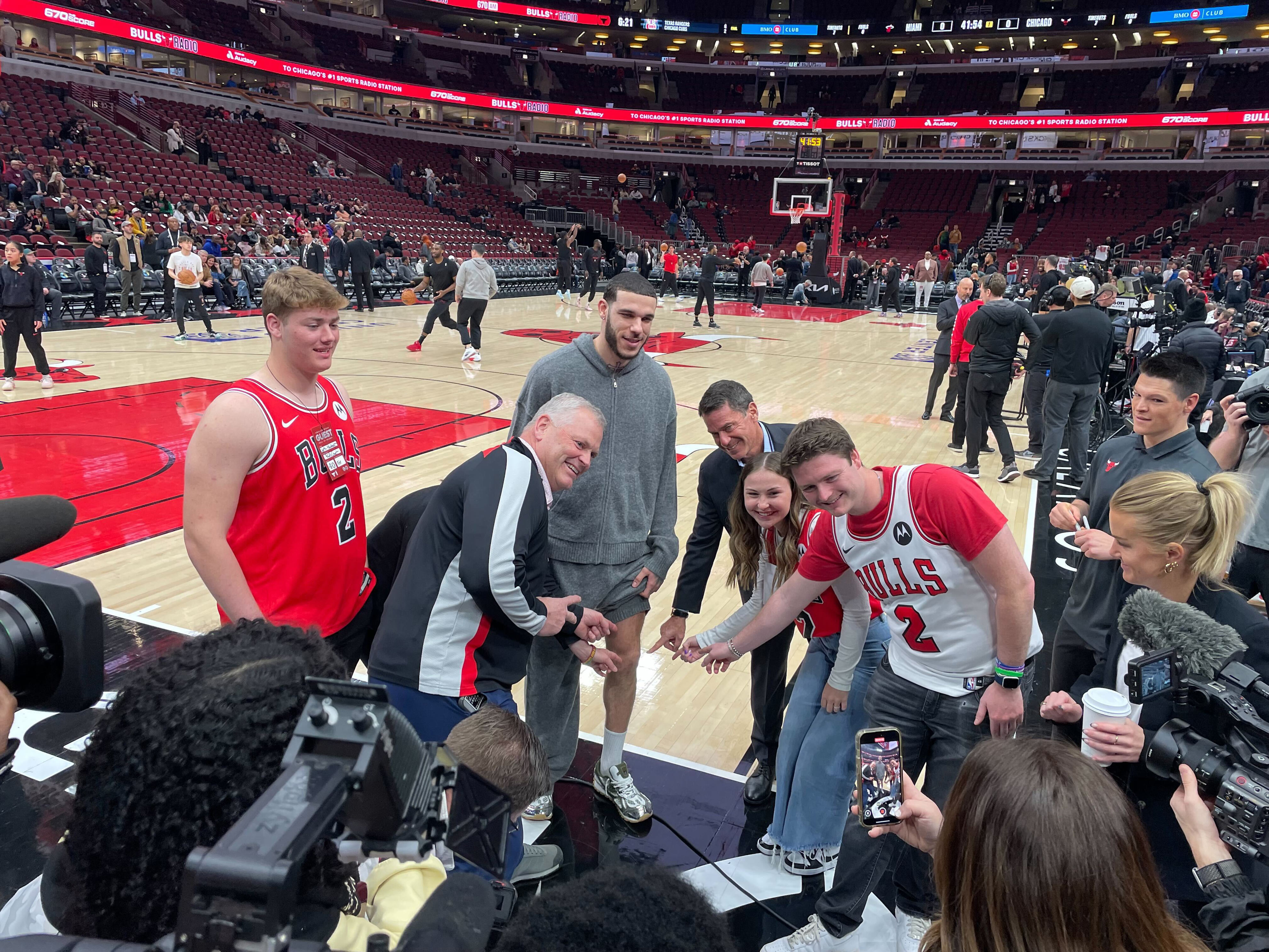 Chicago Bulls star Lonzo Ball meets family of meniscus transplant donor