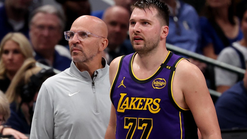 Luka Doncic scores 45 points in emotional Dallas return as Lakers win ...