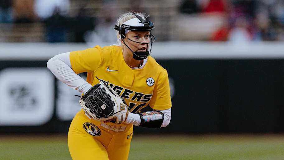 Southern Illinois Shocks Mizzou Softball at Home
