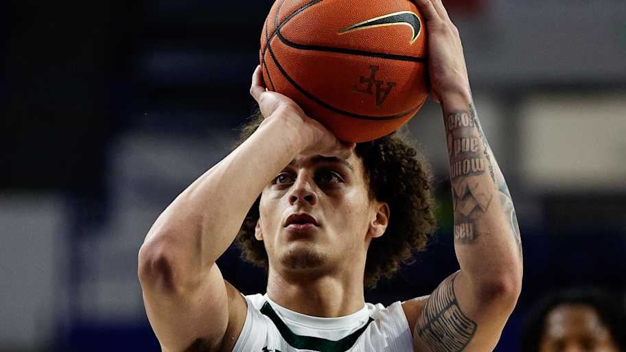 Bound for Chapel Hill, Kyan Evans doesn't follow Niko Medved to Minnesota