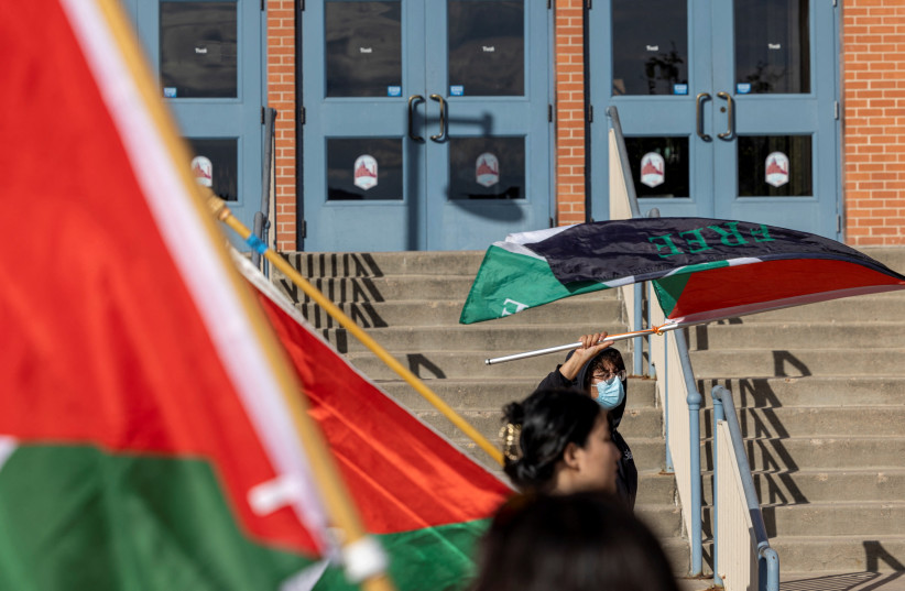 Pro-Palestinian protesters disrupted, kicked out of classroom at ...