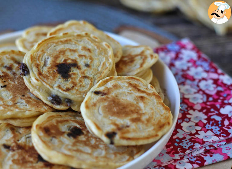 No-sugar-added banana pancakes perfect for breakfast!