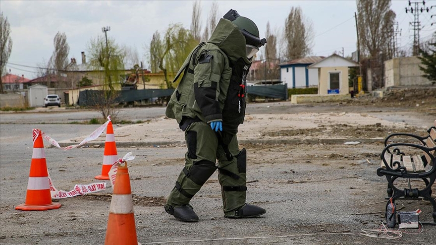 Kadın bomba uzmanı, 8 yılda 100'ün üzerinde vakaya müdahale etti