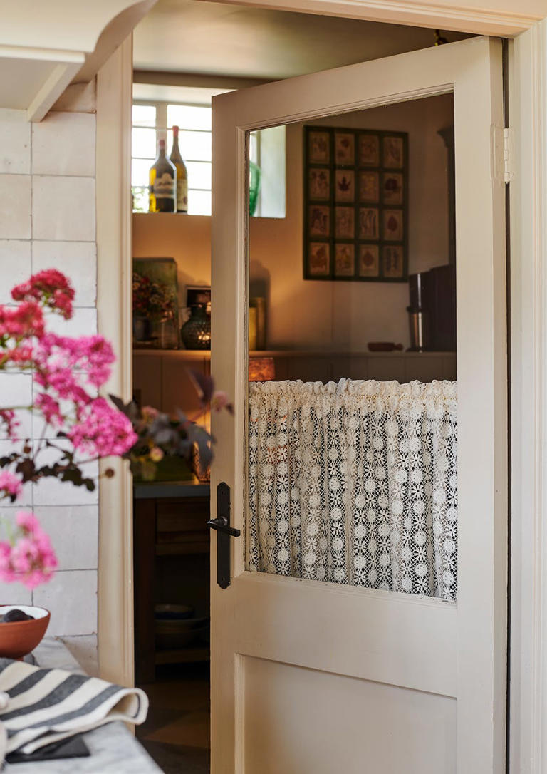 Café curtains are having a revival: Here's how to get them right