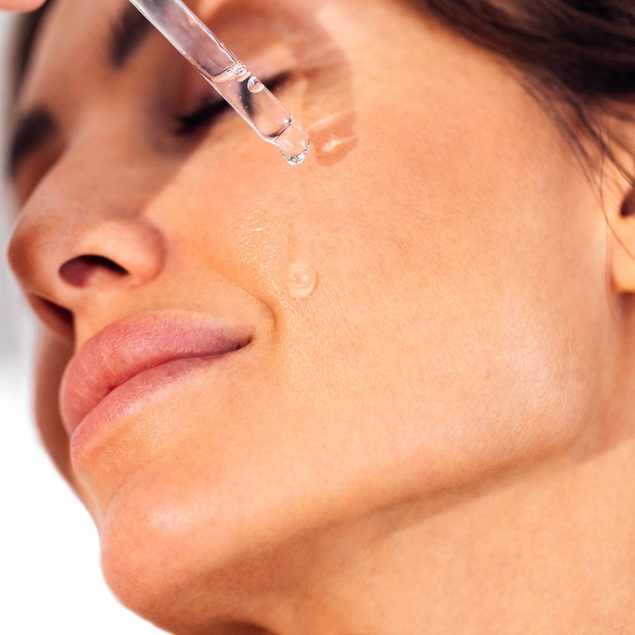 Noté 4,8/5 ce sérum à l’acide hyaluronique à moins de 20 euros est ...