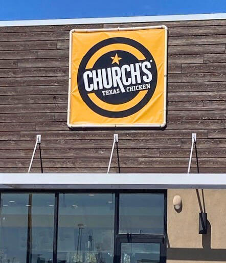 Pontiac's latest chicken shop opened to a rush of customers. Here's ...