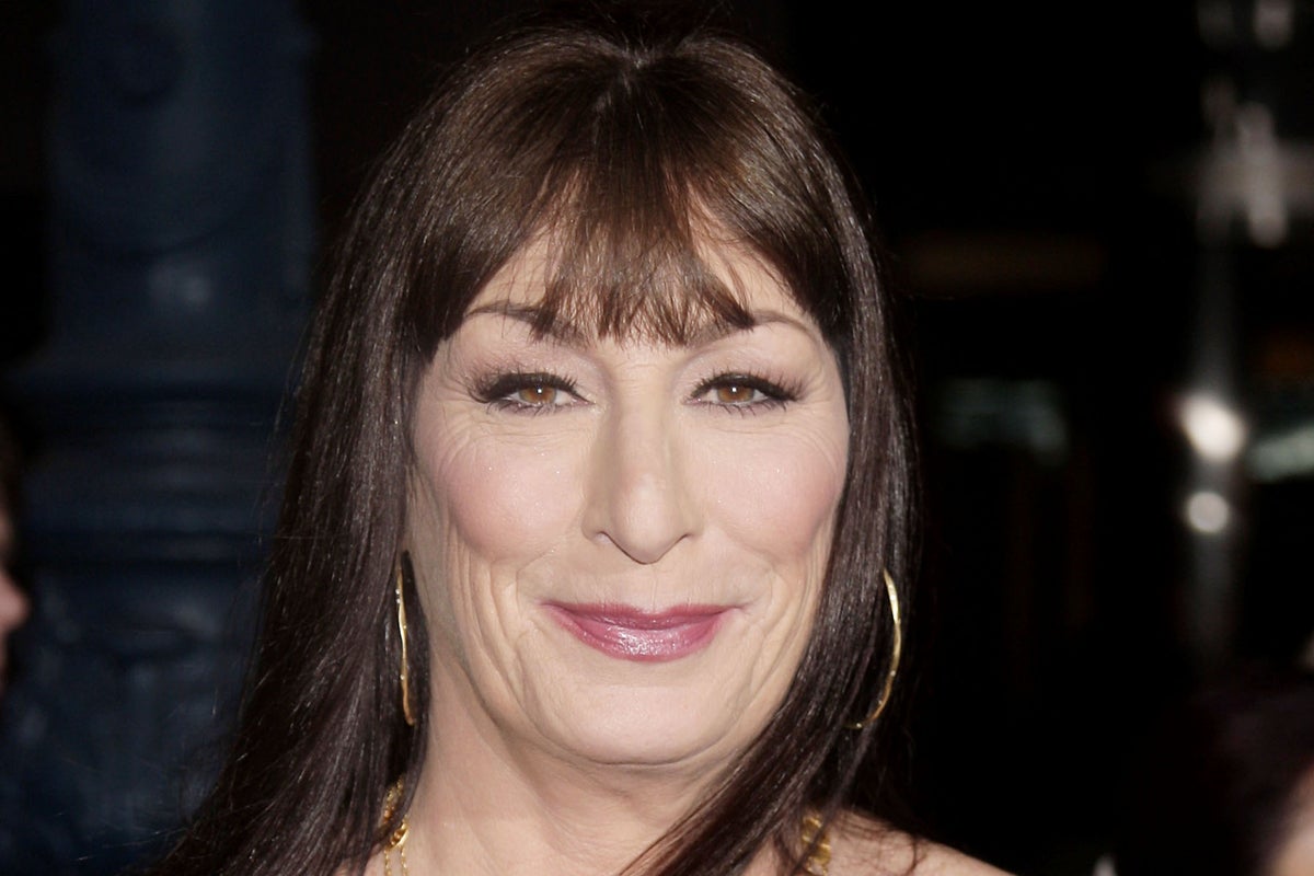 Anjelica Huston says she’s ‘in the clear’ after private cancer diagnosis