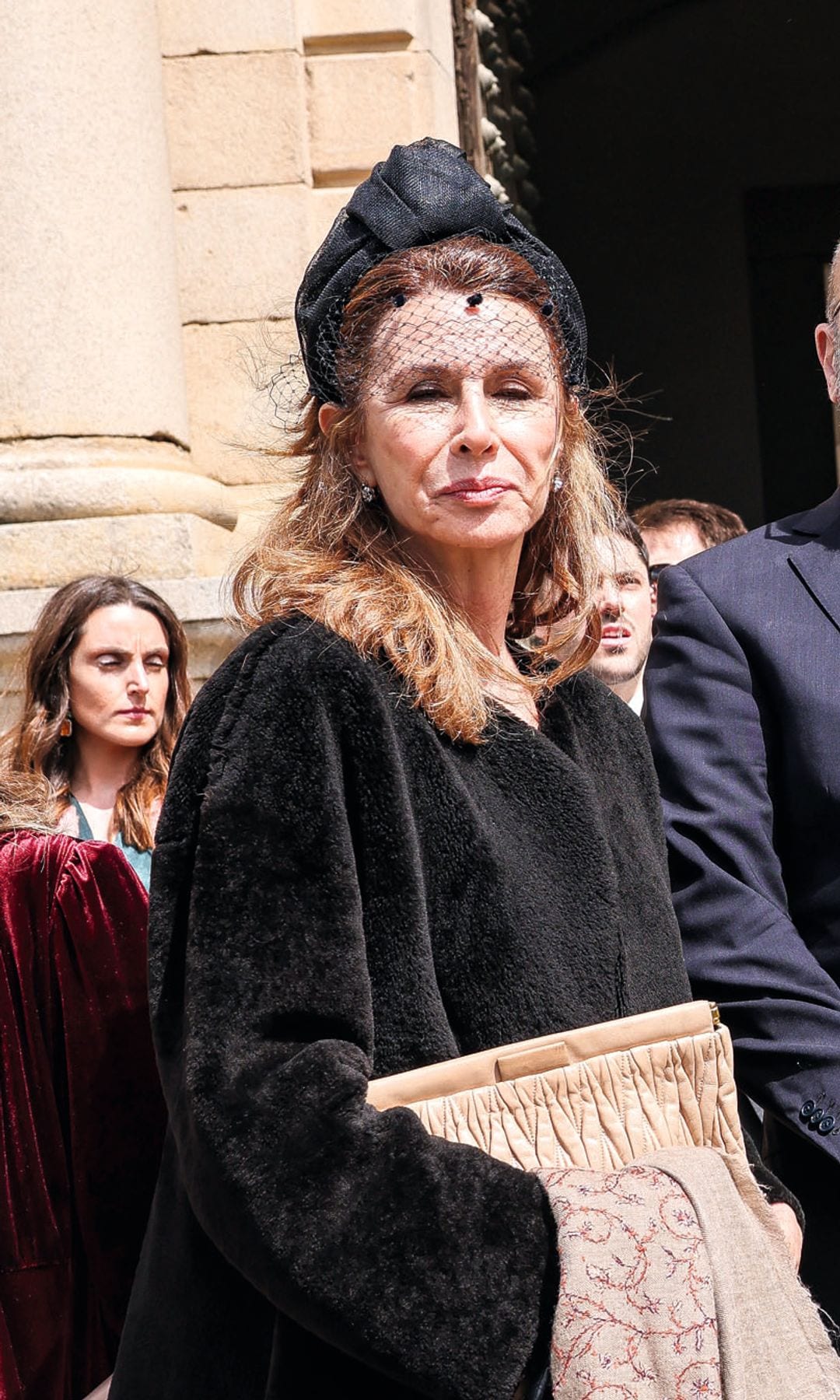 Entramos en la romántica boda de las familias Denitoz de Borbón-Dos ...