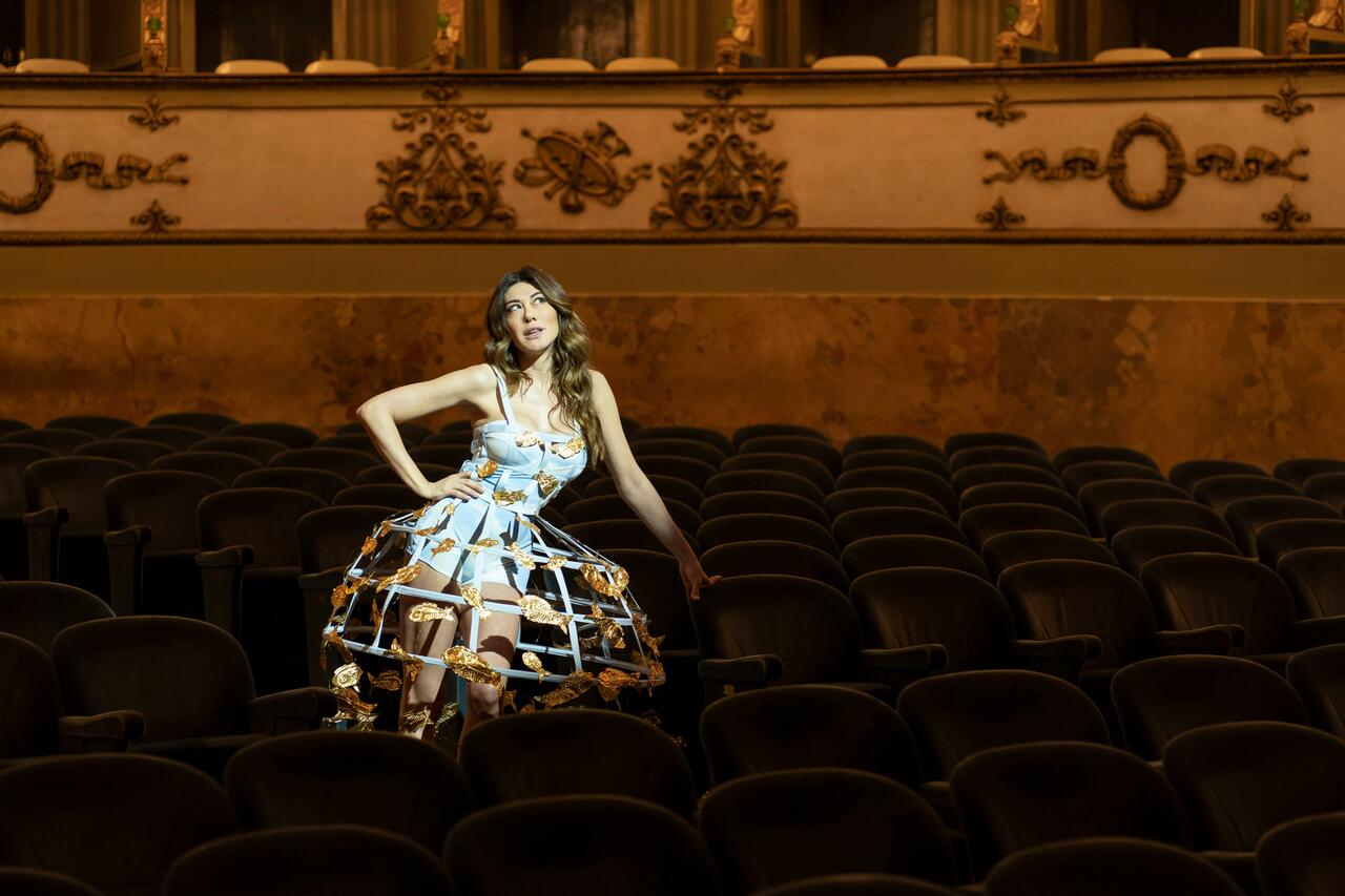 Checco Zalone stasera torna su Canale 5, chi è il comico: età, dove ...