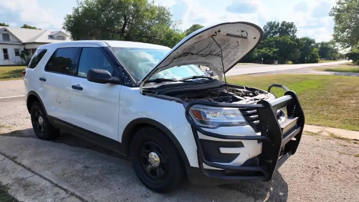 El inesperado uso que le está dando un youtuber a un Ford Explorer de ...