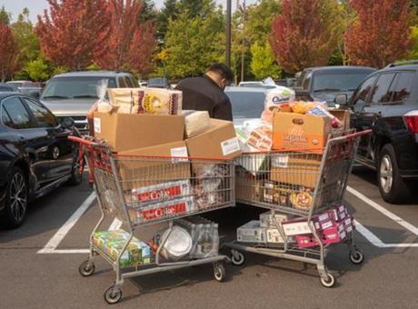 Ticaret savaşı başladı! New Yorklular markete akın etti