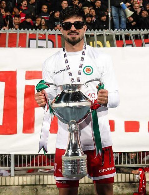 Antonio Cioffi: Eroe della Coppa del Rimini e Sogni di Napoli