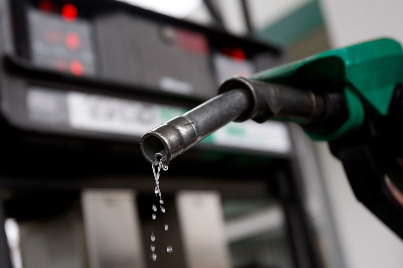 Fuel price drop imminent as Nigerian govt renews naira-for-crude deal