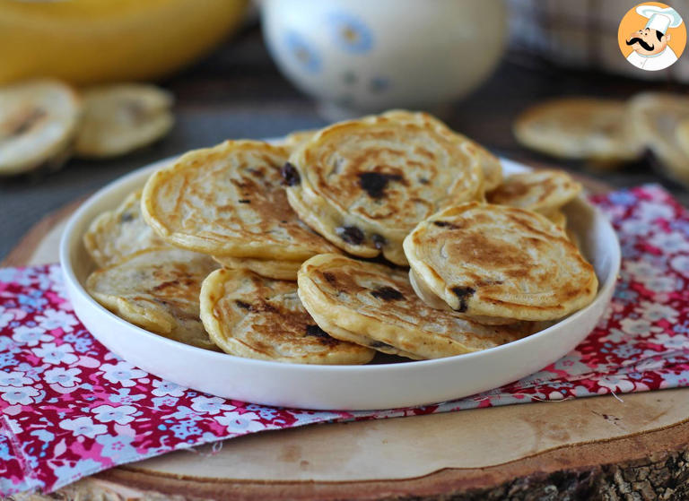 No-sugar-added banana pancakes perfect for breakfast!