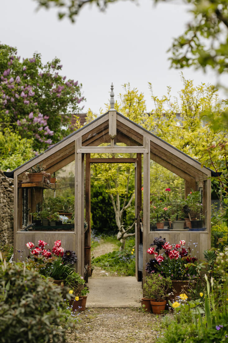 Lessons Learned From ‘Wonderlands: British Garden Designers at Home’