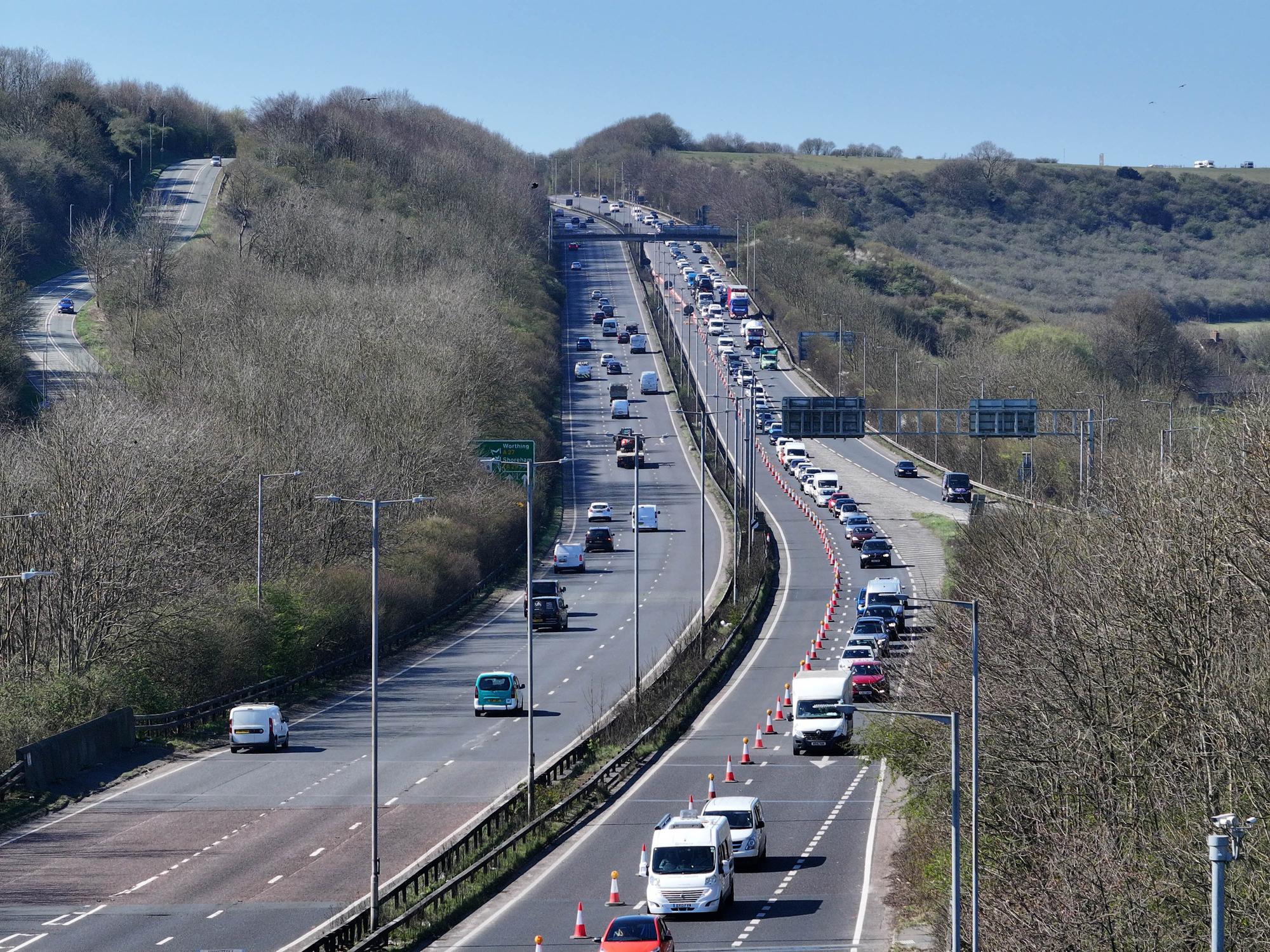 'Severe delays' - A27 lane closure continues to cause disruption in ...
