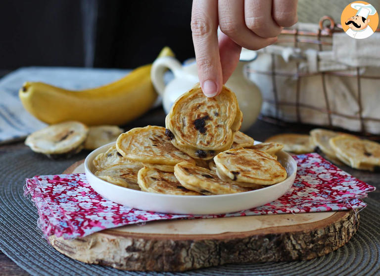 No-sugar-added banana pancakes perfect for breakfast!