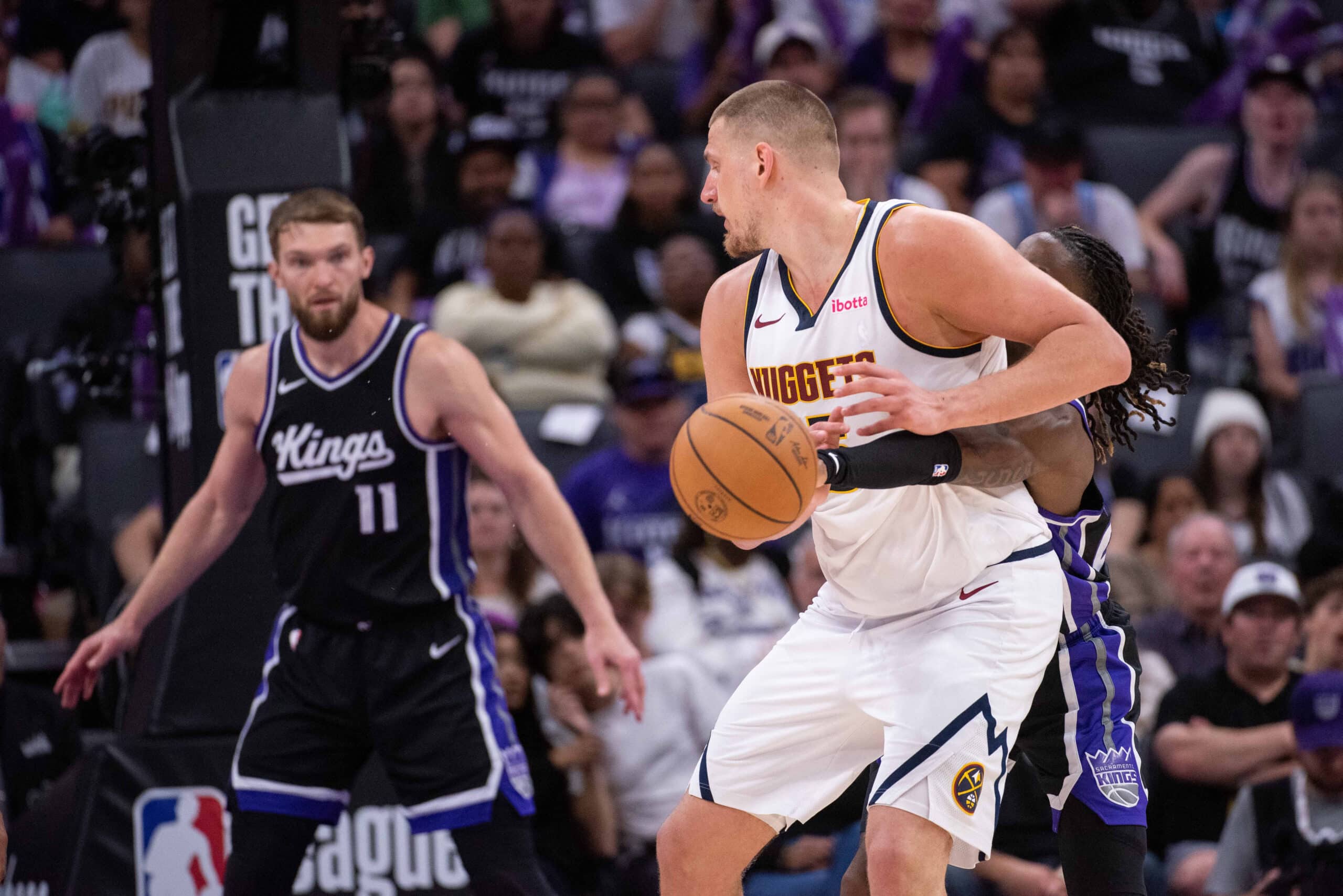 NBA: Nuggets hold off Kings to win interim coach’s debut