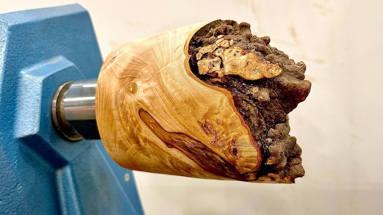 Torneado en madera - Enredado en azul