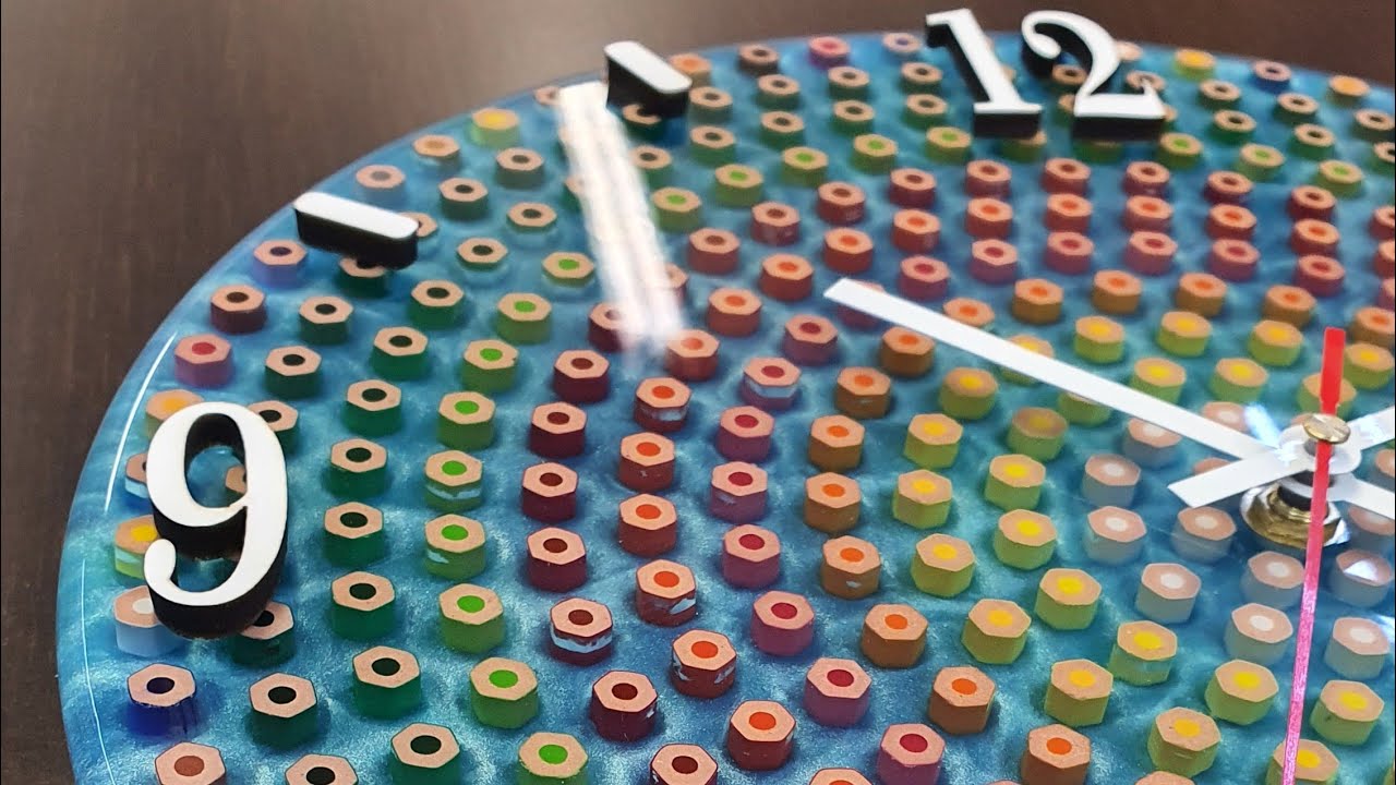 Kaleidoscopic Crayon Clock: A Colorful Time Journey