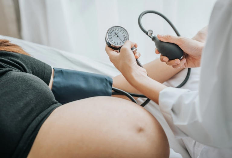 Pre-eclampsia in pregnancy: what are the symptoms, what tests do you ...