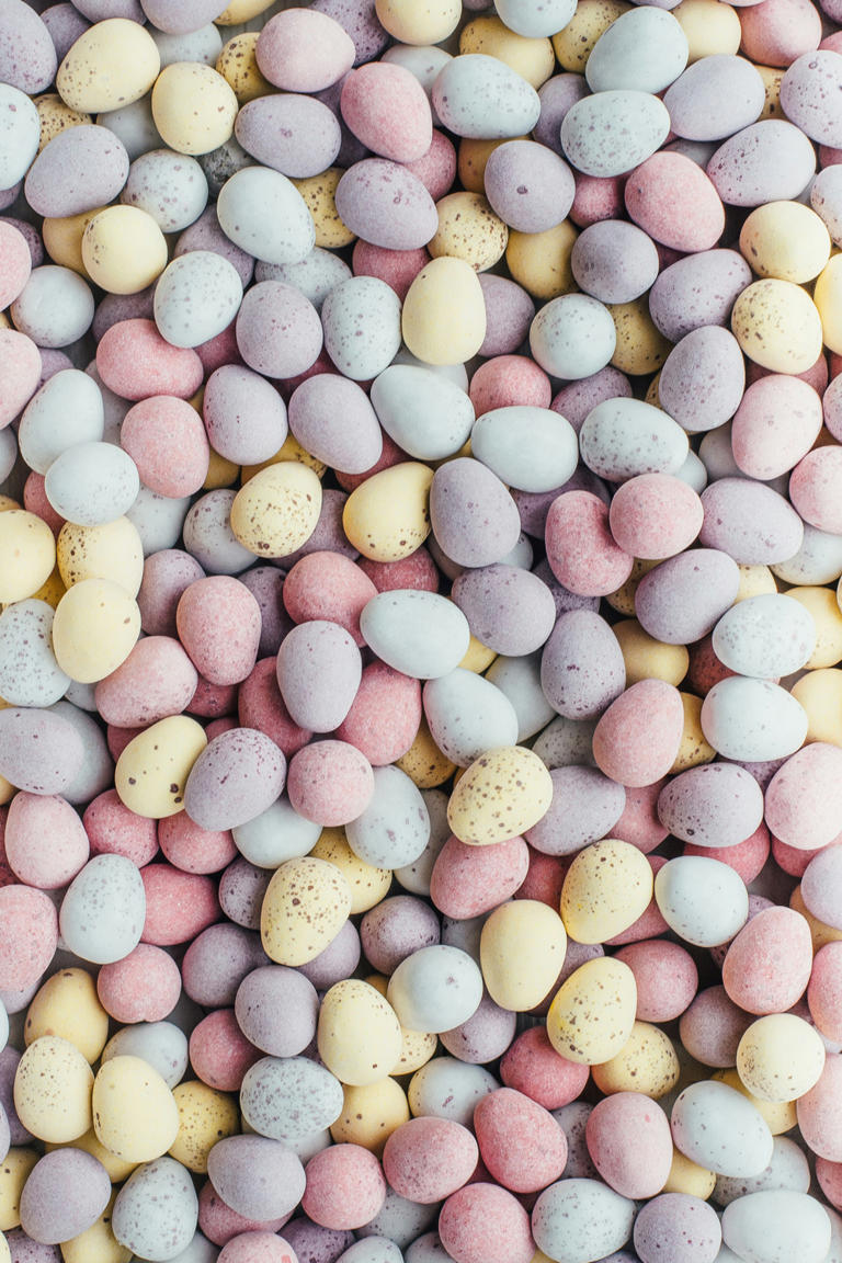 Recipe: No bake mini egg biscuit bars