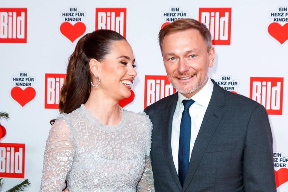 Ex-Finanzminister: "Überglücklich": Baby von Christian Lindner und ...