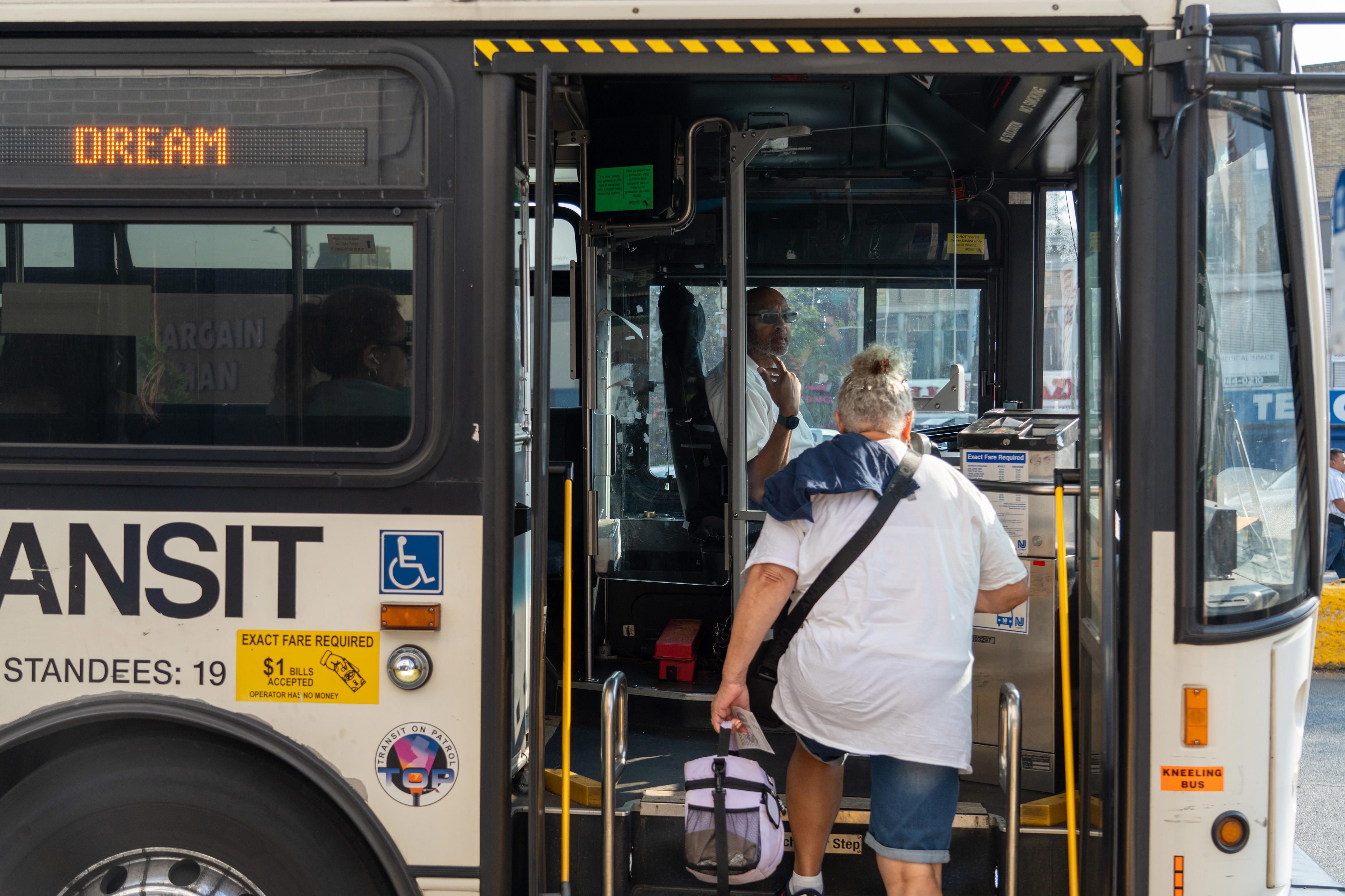 NJ Transit to buy 208 buses and 20 electric buses for nearly $400M to ...