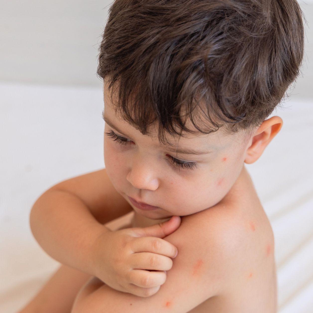 Syndrome de l’oreille rouge printanière chez l’enfant : voici les 3 ...