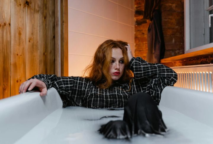 10 Subtle Clues That Someone Is Struggling With Self-Care