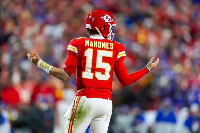 Patrick Mahomes breaks the internet with new look and fans are calling ...