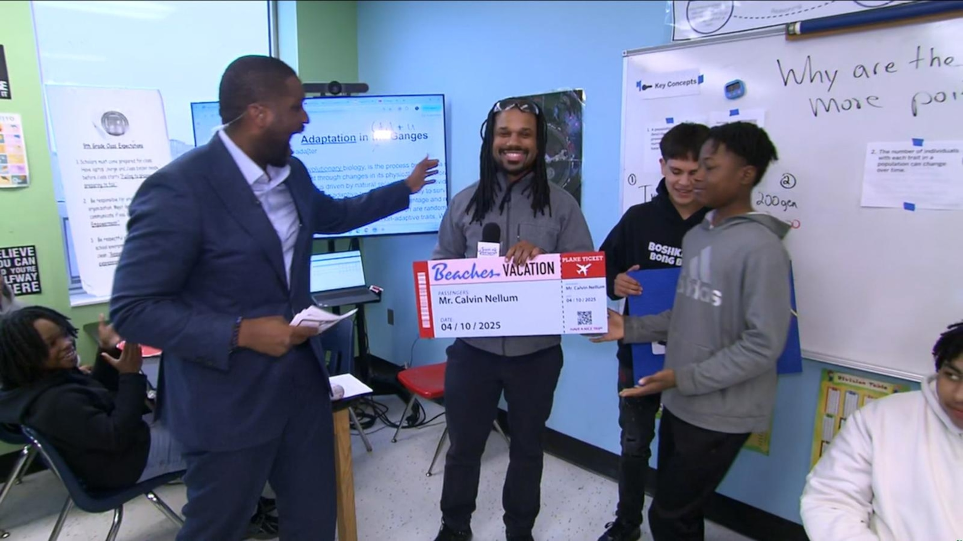 'GMA' sideline superhero makes a difference in Detroit