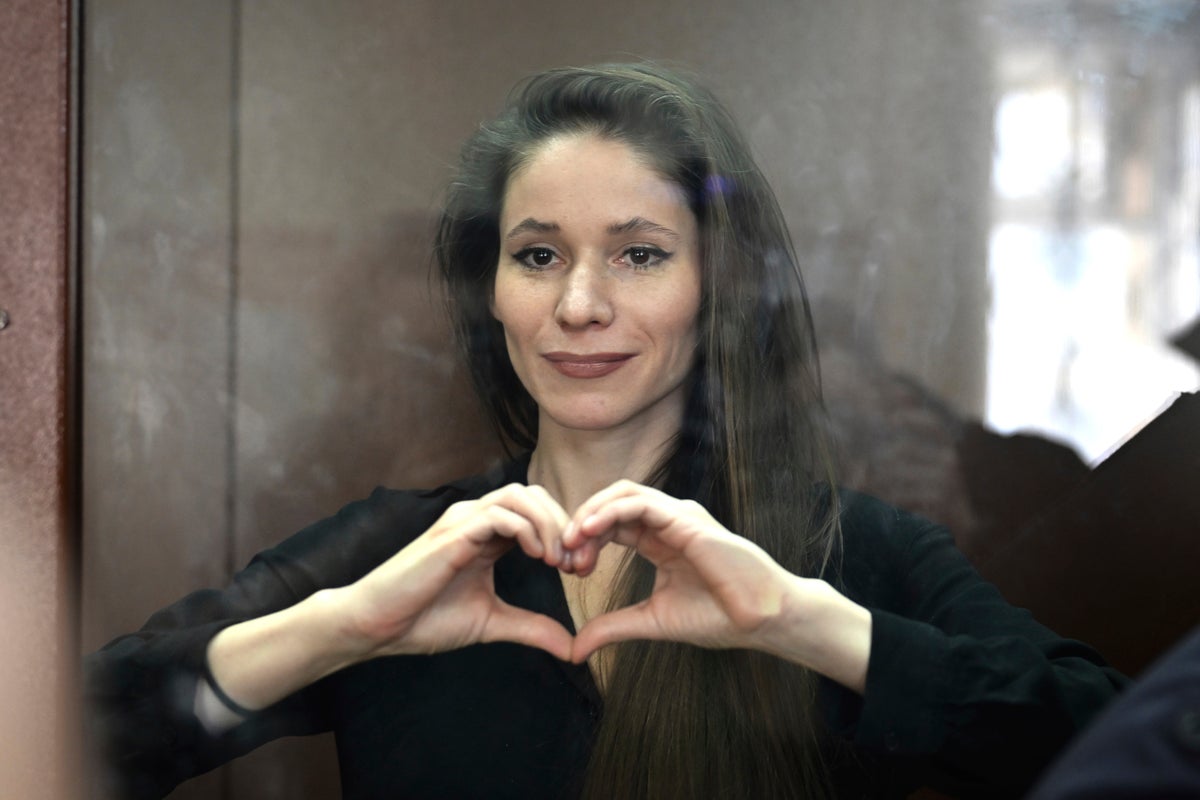 Prosecutors ask for nearly 6-year sentences for Russian journalists in ...