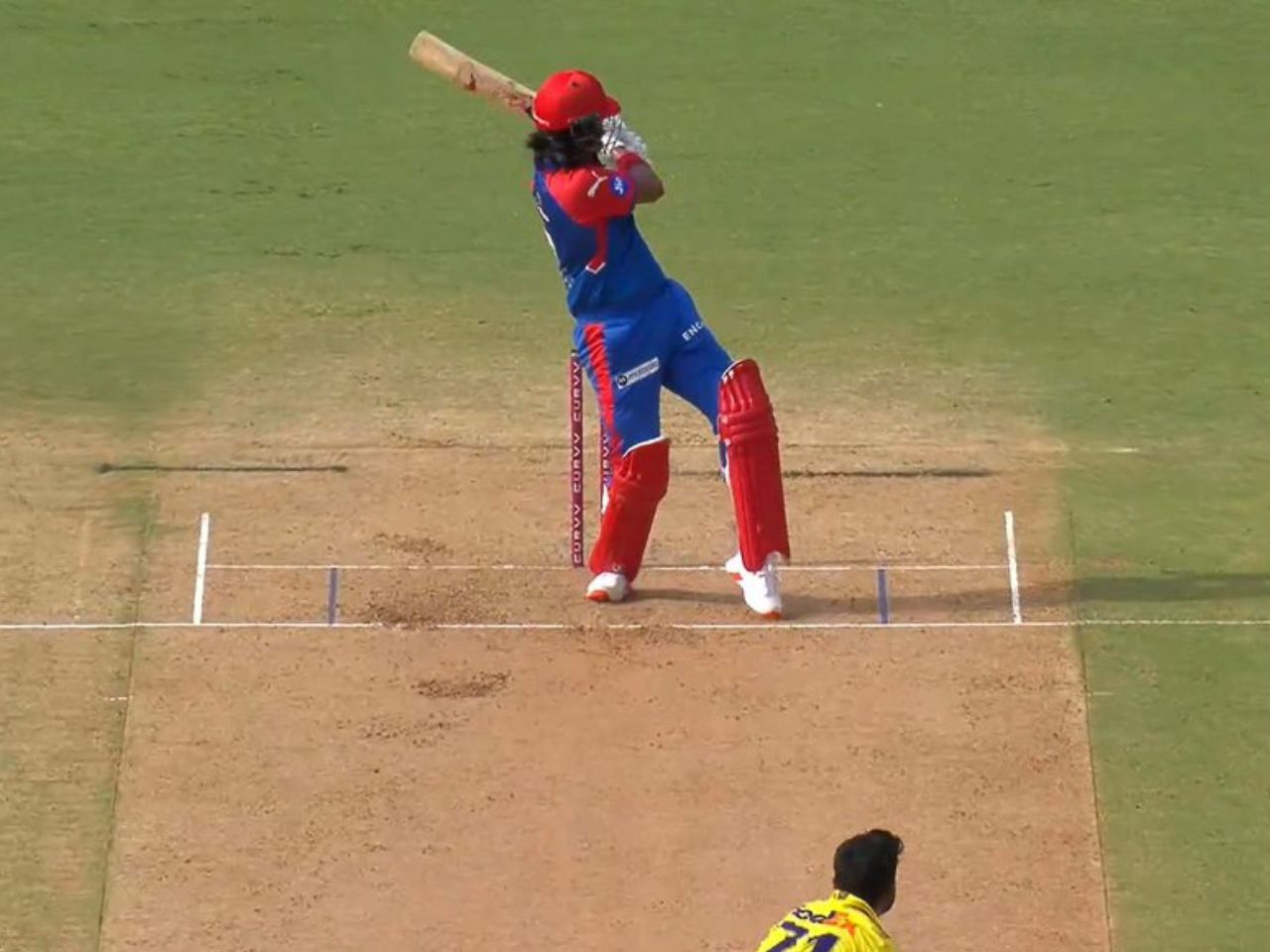 Where will KL Rahul bat after Faf Du returns for RCB vs DC IPL 2025 game?