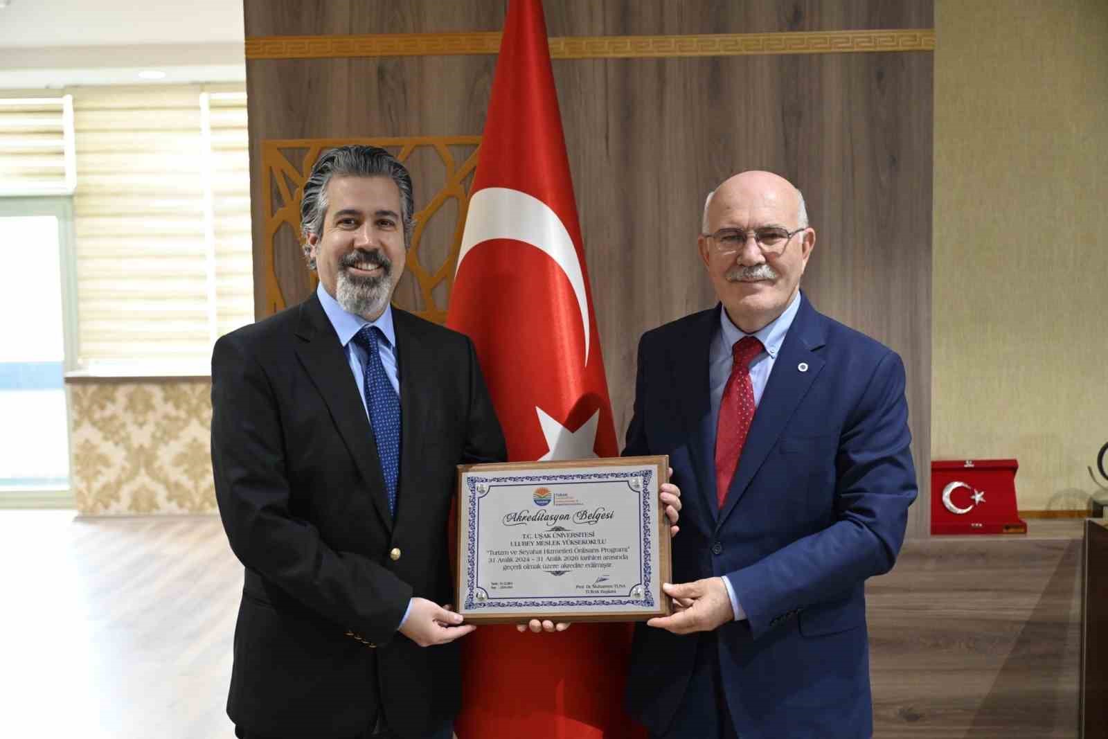 Ulubey MYO Turizm ve Seyahat Hizmetleri Programı akreditasyon belgesini ...