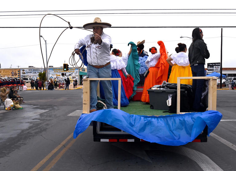 Heart-rending: Bull goes down in championship round of San Angelo Rodeo