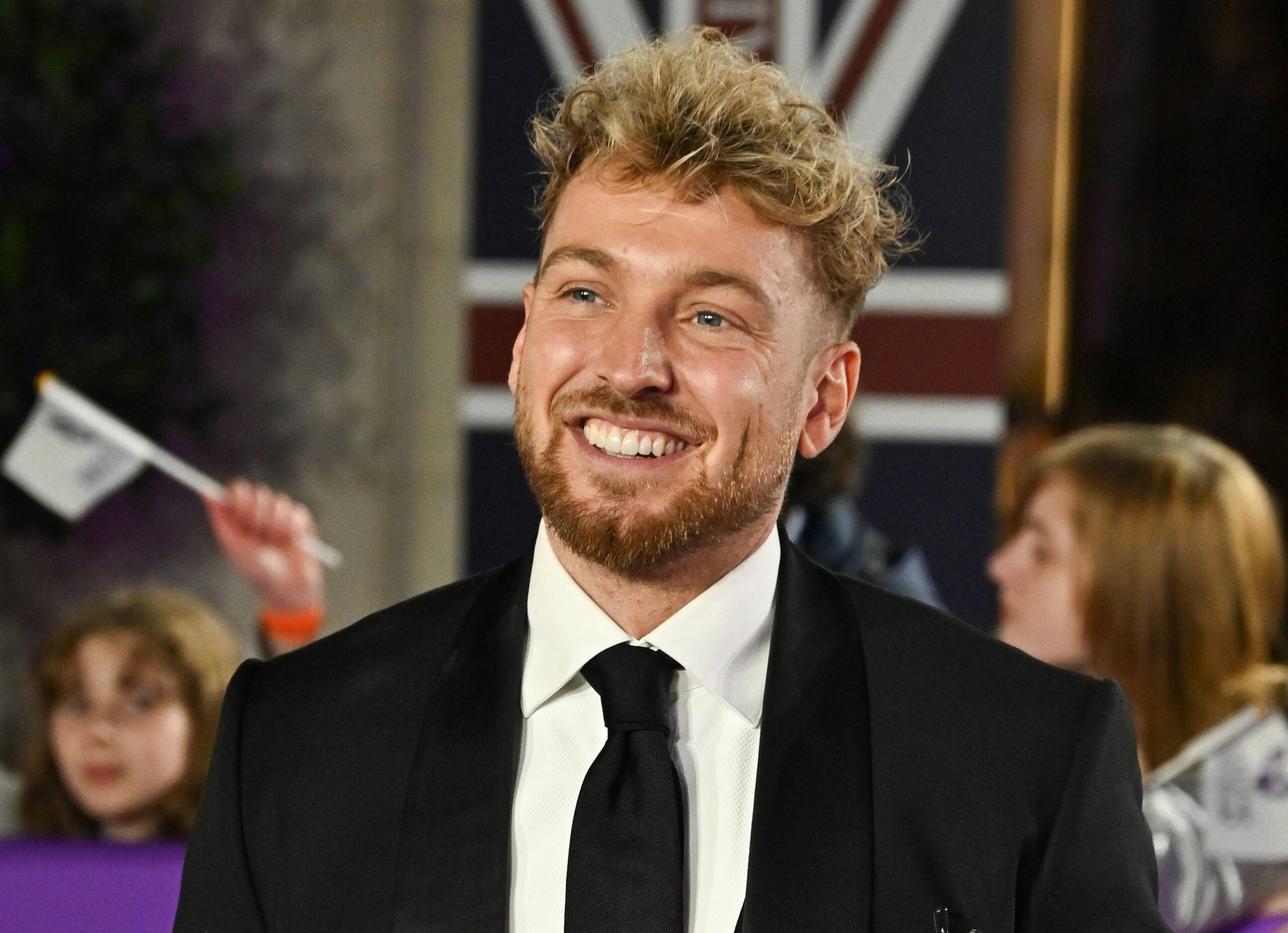 Does Sam Thompson Have A New Girlfriend? The Story Behind The Lucy Syed ...