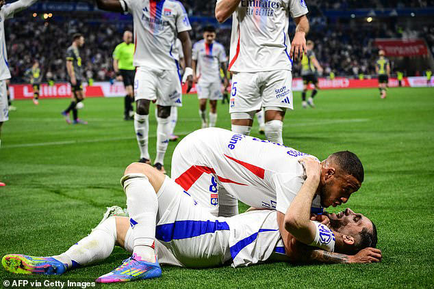 Man United's clash with Lyon has added spice after Andre Onana's spat ...