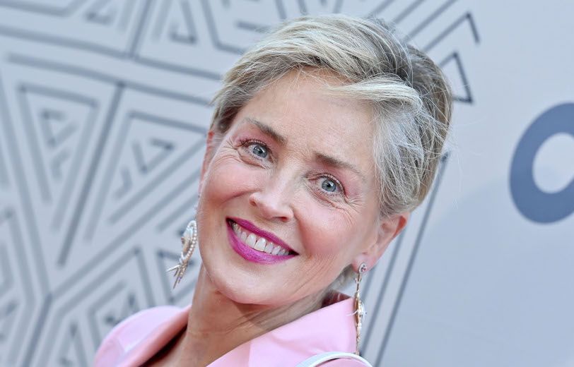 Sharon Stone : L’actrice américaine a reçu un disque de platine… grâce ...