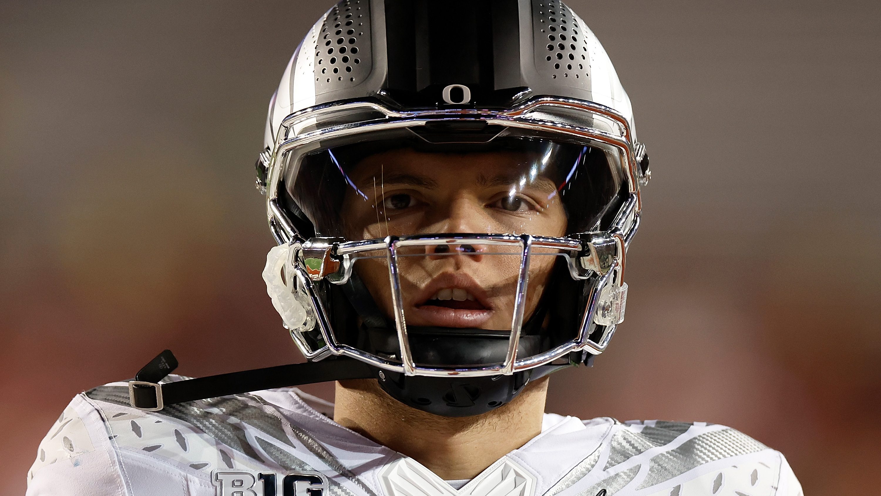 Commanders Urged to Add ‘Undersized’ 155 TD Quarterback