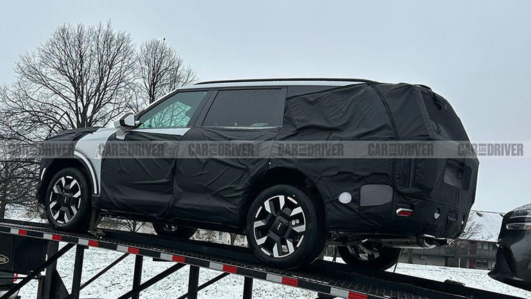 Camouflaged 2026 Kia Telluride Spied in Transit Near C/D HQ
