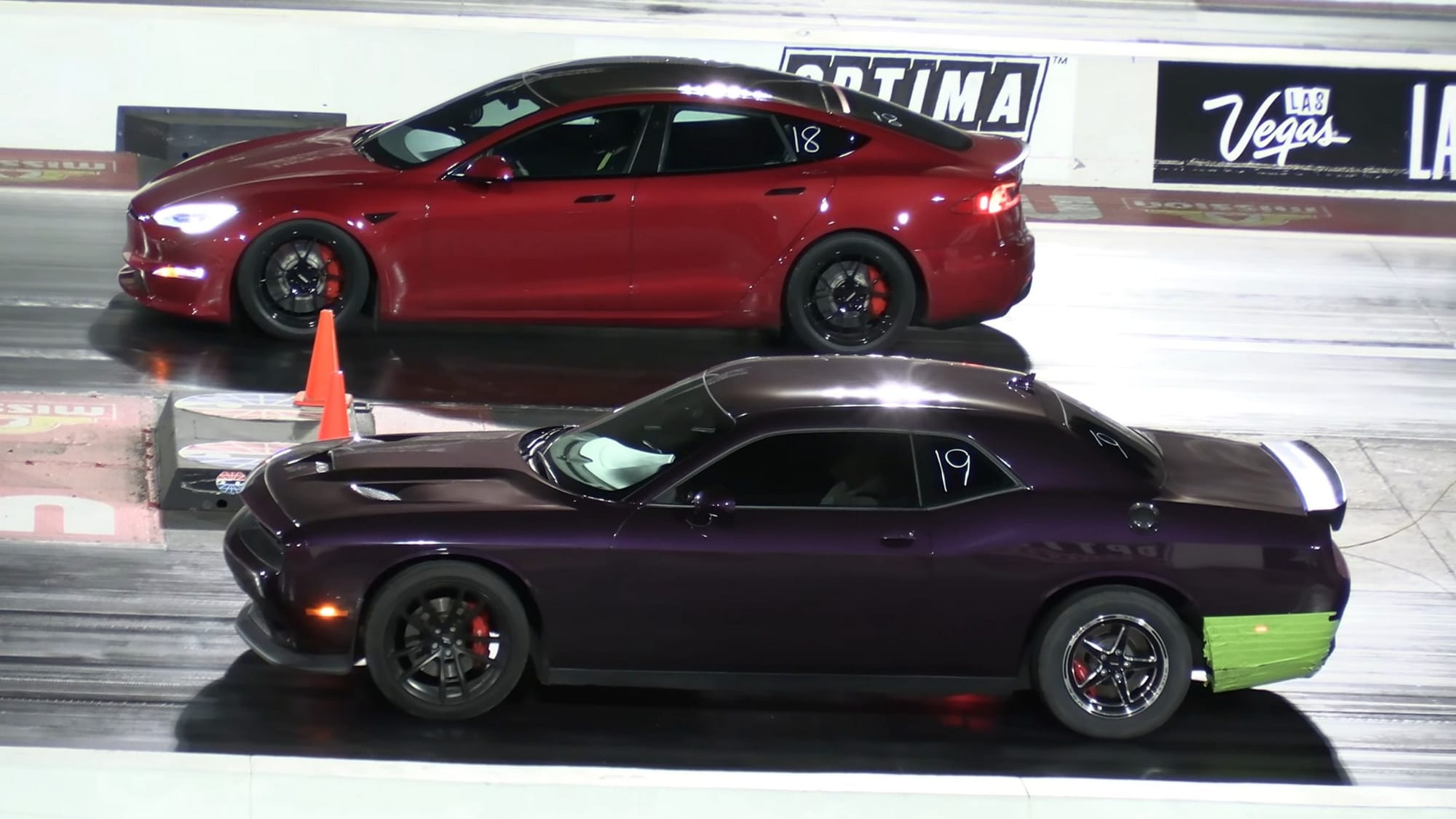 Tesla Model S Plaid Obliterates Dodge Challenger R/T in Quarter-Mile ...