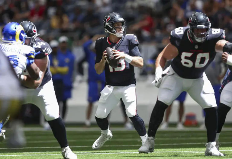 Chicago Bears quarterback battle heats up with OTAs underway