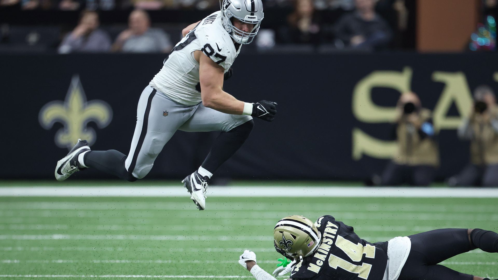 Raiders fans want to keep Michael Mayer